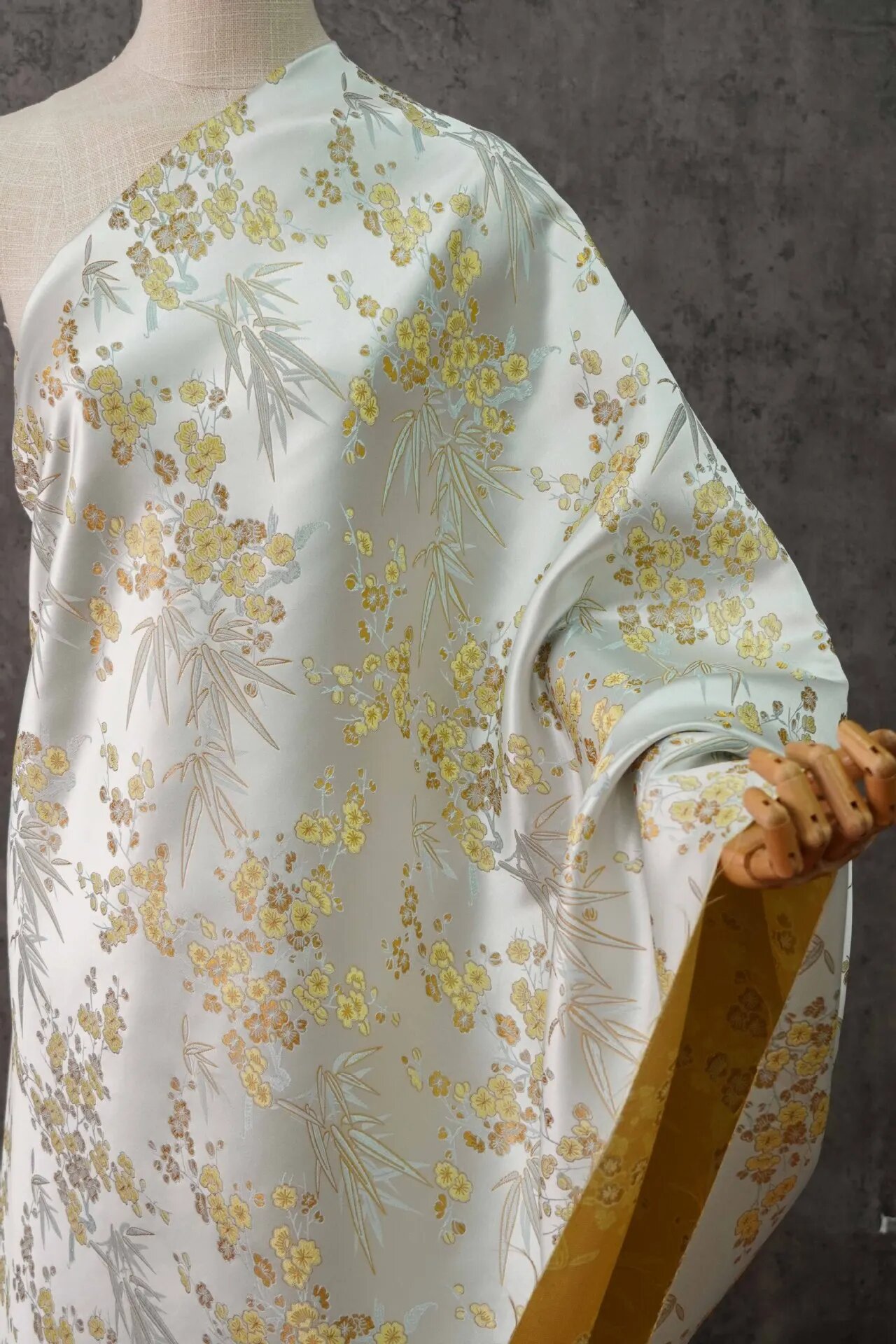 Полиэстер Хлопок Ткань для шитья "Бамбуковый лист сливы"