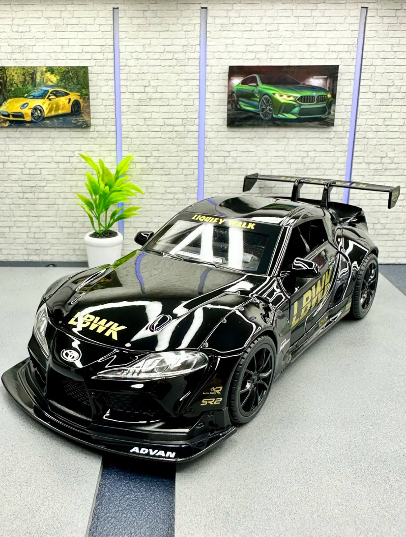 Металлическая машинка Toyota Supra