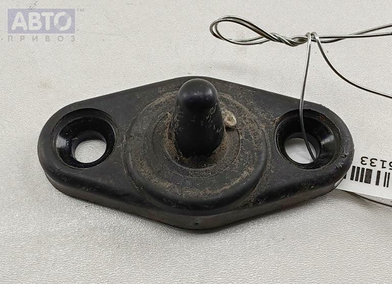 Ответная часть (скоба) замка двери Volkswagen Caddy (2004-2010)