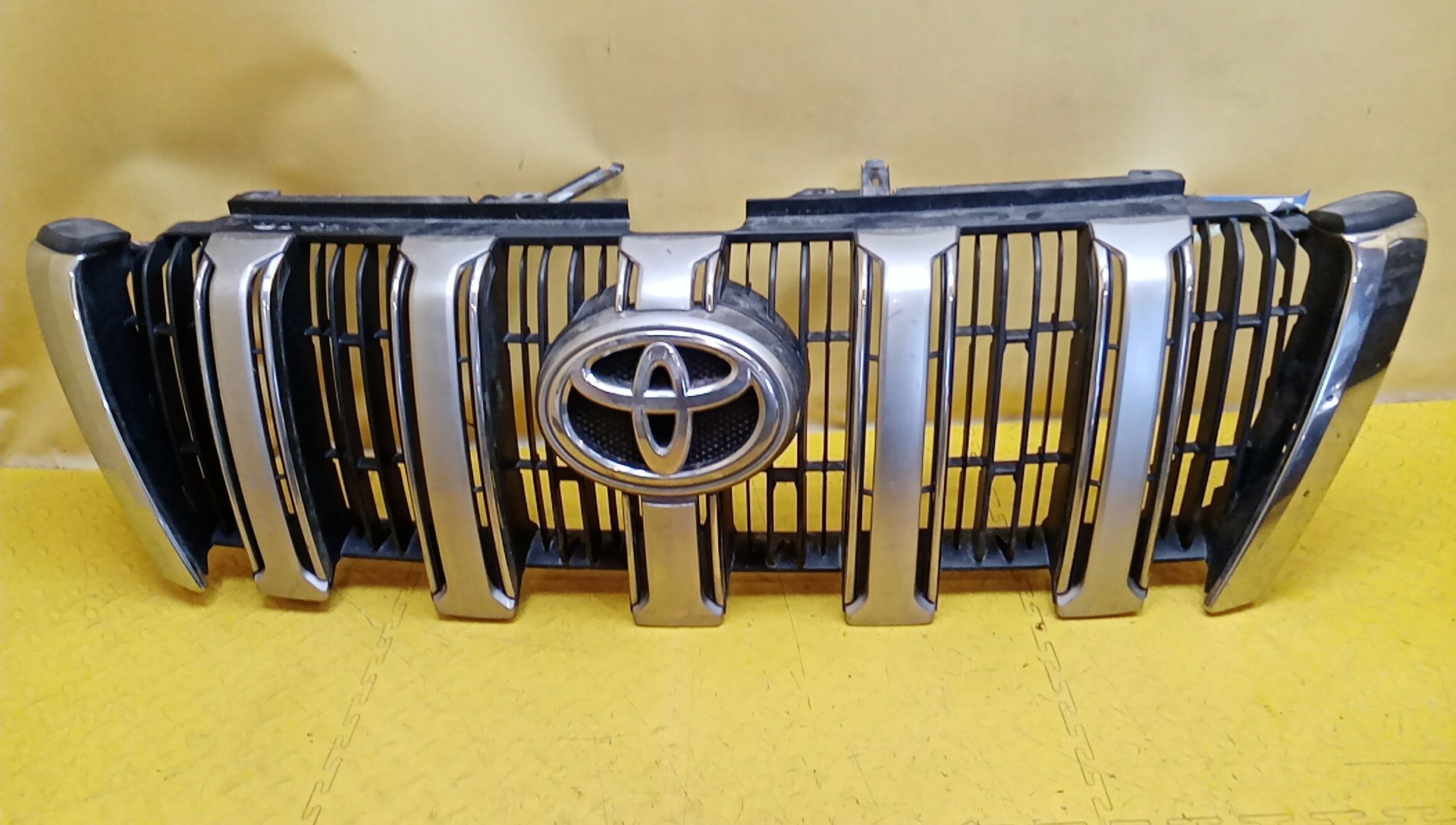 Решетка радиатора Land Cruiser (150)-Prado Toyota 5310160C54