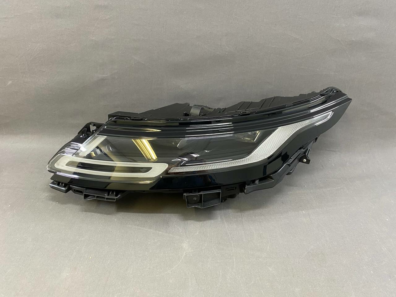 Фара левая Evoque EV20050L