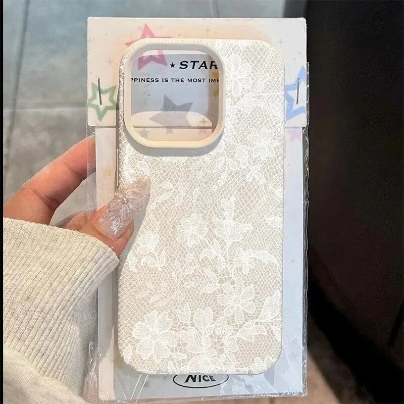 Белый чехол для iPhone 16 Plus Style 3