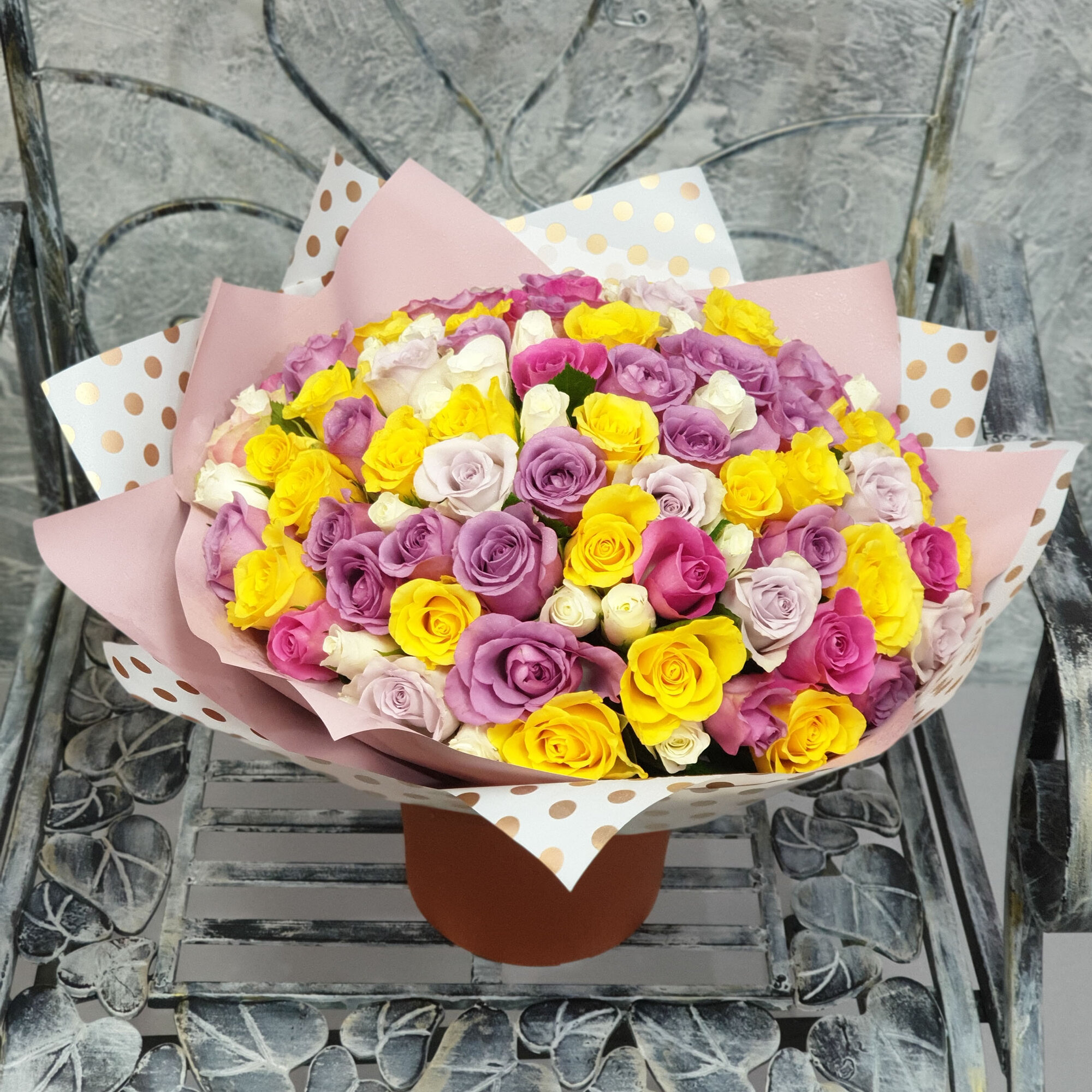 Монобукет "Букет из 101 розы", 101 роза, высота букета 40см, упаковка 1шт