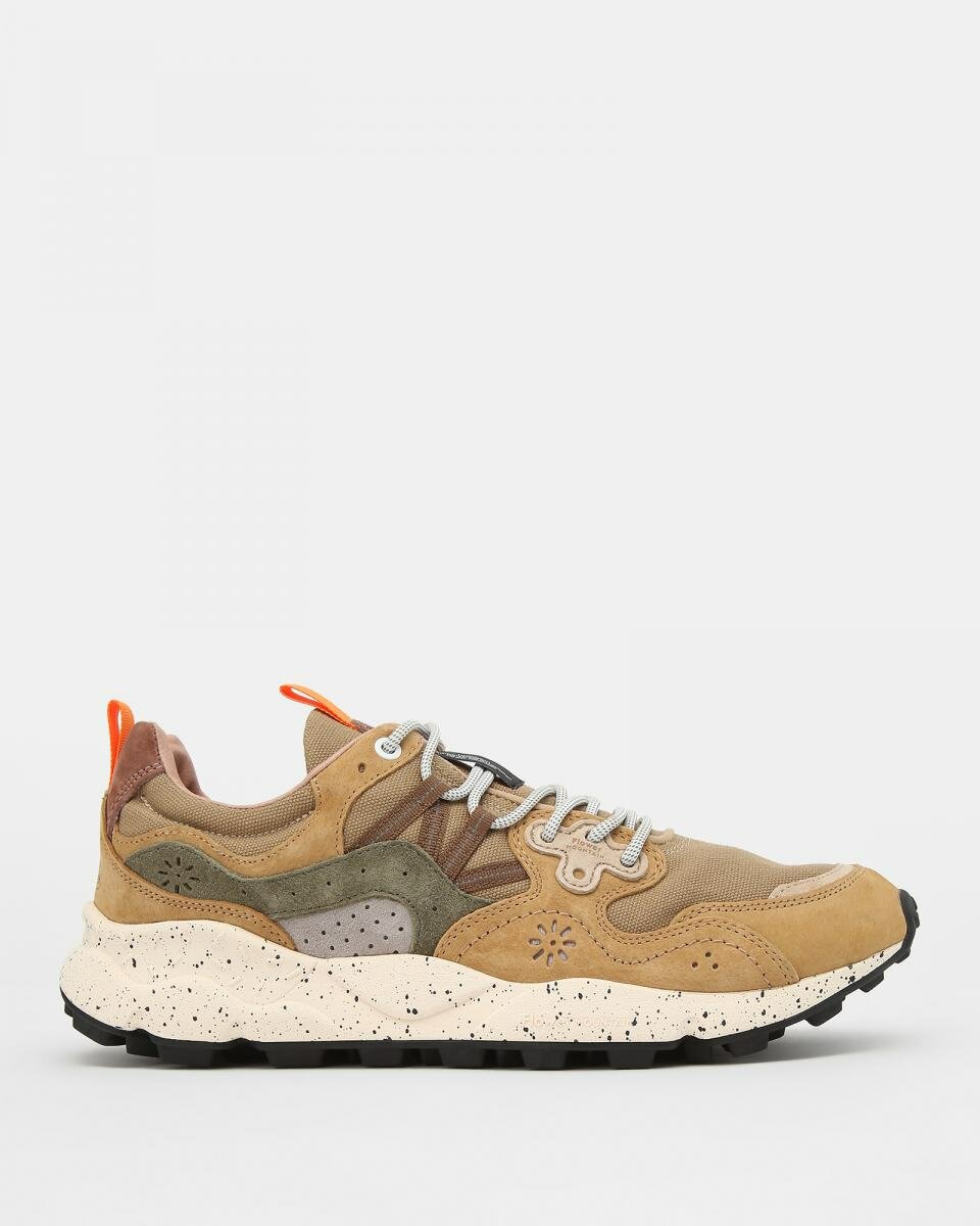 Кроссовки