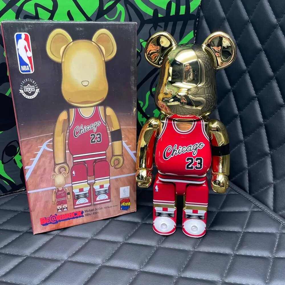 Игрушка Bearbrick Michael Jordan 28см Фигурка Золотой хром — фото 1