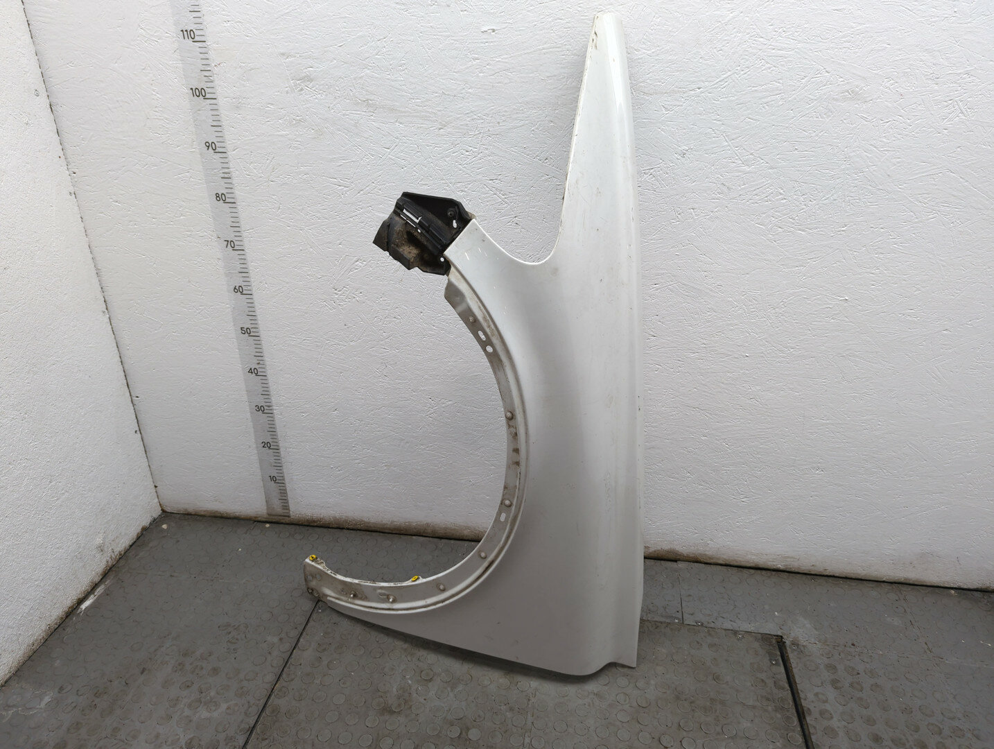 Крыло левое переднее Volvo C30 Б/У