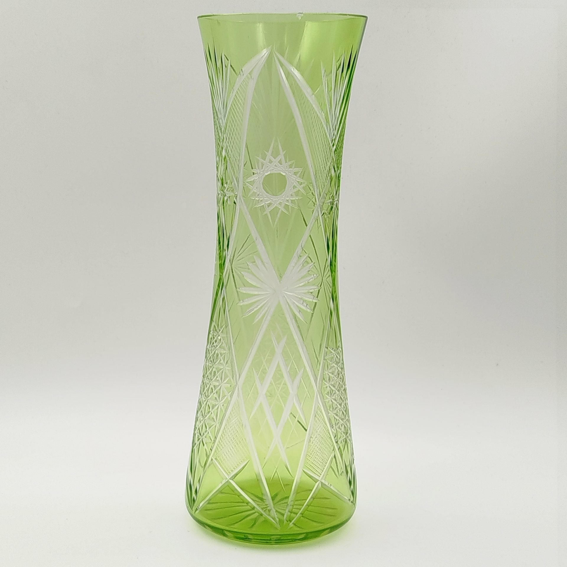 Ваза для цветов с резным декором, стекло, алмазная грань, СССР, 1970-1990 гг.