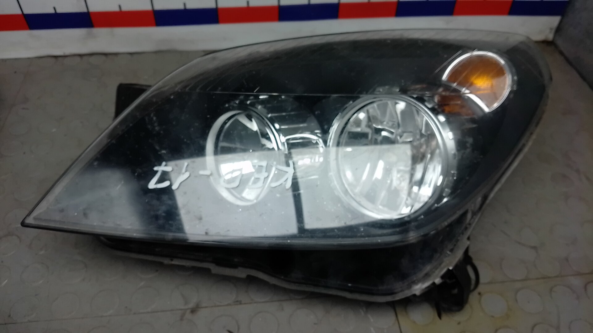 Фара левая OPEL ASTRA H