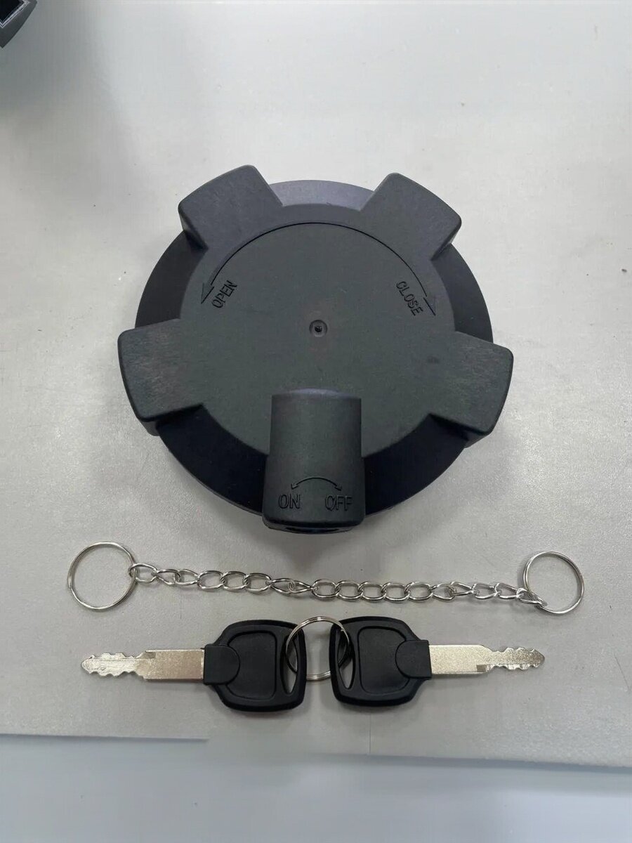 Крышка бака топливного Shaanxi/Shacman/Howo, пластиковая с ключами