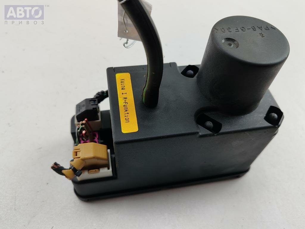 Компрессор центрального замка Audi 80 B4 (1991-1996)