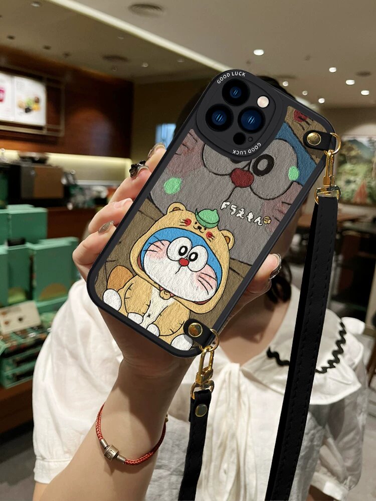 Чехол для iPhone 17e из мягкого ТПУ с рисунком капибары Дорамон и горизонтальным кроссбоди-шнуром — Черный
