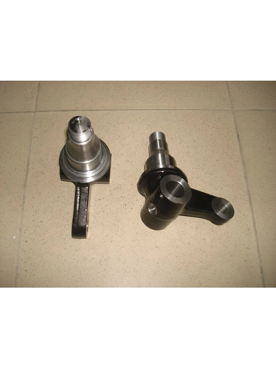 Кулак поворотный Mit. FD20-30N (F18C/ F14E) RH
