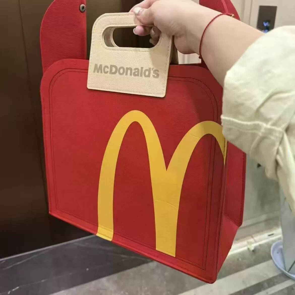 Fuyuan McDonald's 28-летний рюкзак с большим объемом35.5*29.5*14.5