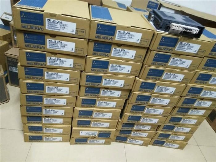 Модуль Mitsubishi Electric MR-J4-40B1-RJ