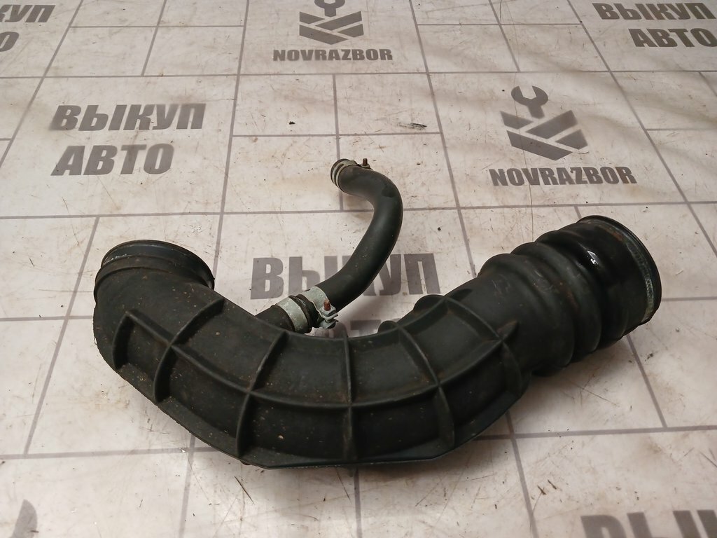 Патрубок воздушного фильтра LADA Granta 2011+