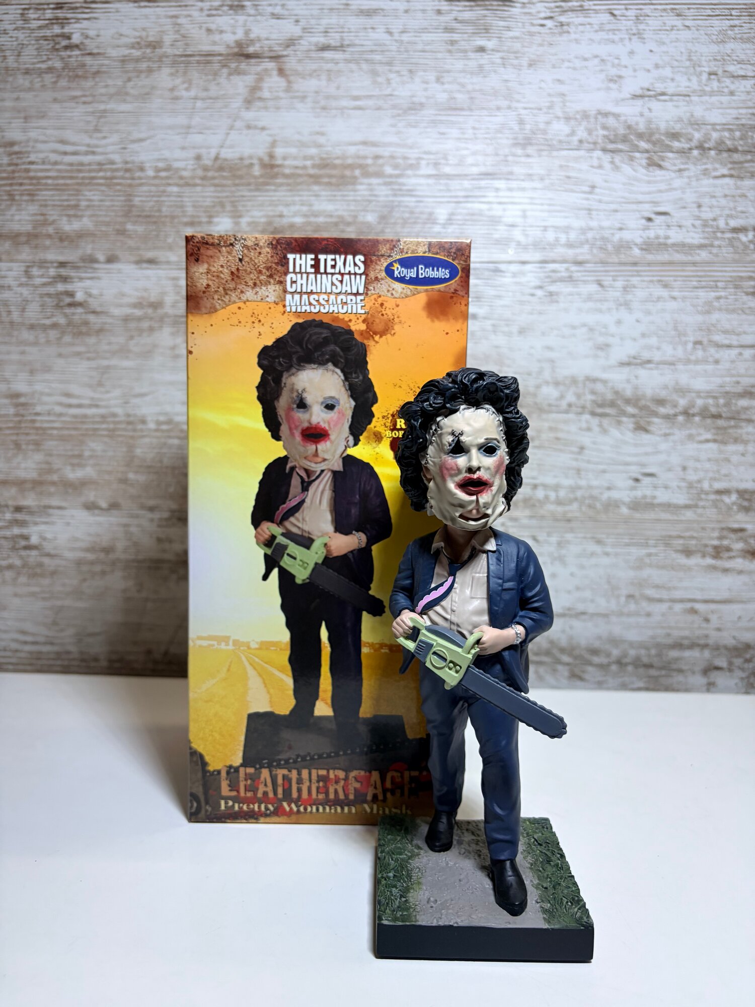 Фигурка Кожаное лицо, Техасская резня бензопилой, Leatherface , The Chainsaw Massacre, 20 см от Royal Bobbles