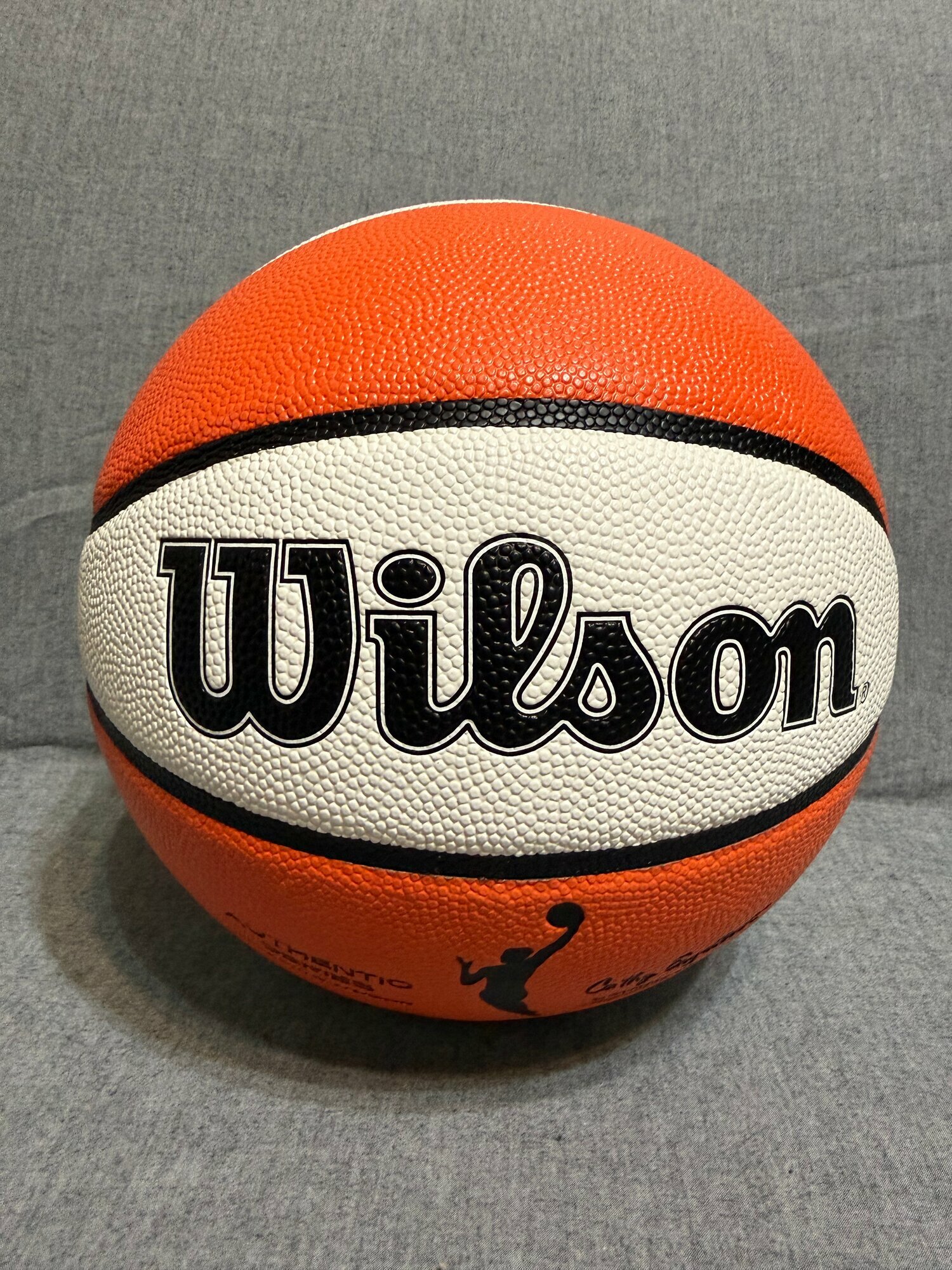 Баскетбольный мяч Wilson WNВА AUТНЕNТIC. Размер 6. Orange/White. Indoor/Outdoor