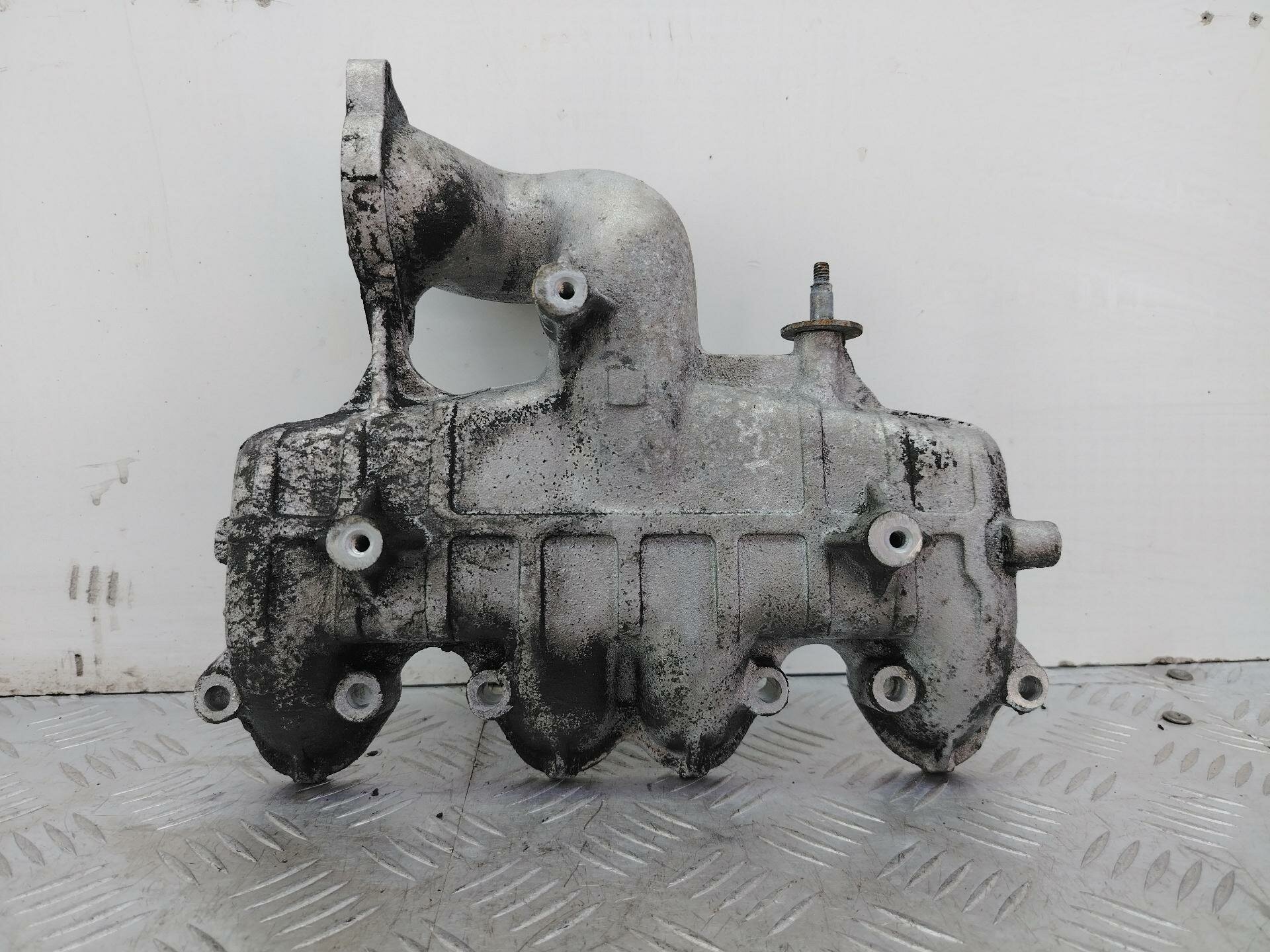 Впускной коллектор Volkswagen Passat B5 1999 038129713AD