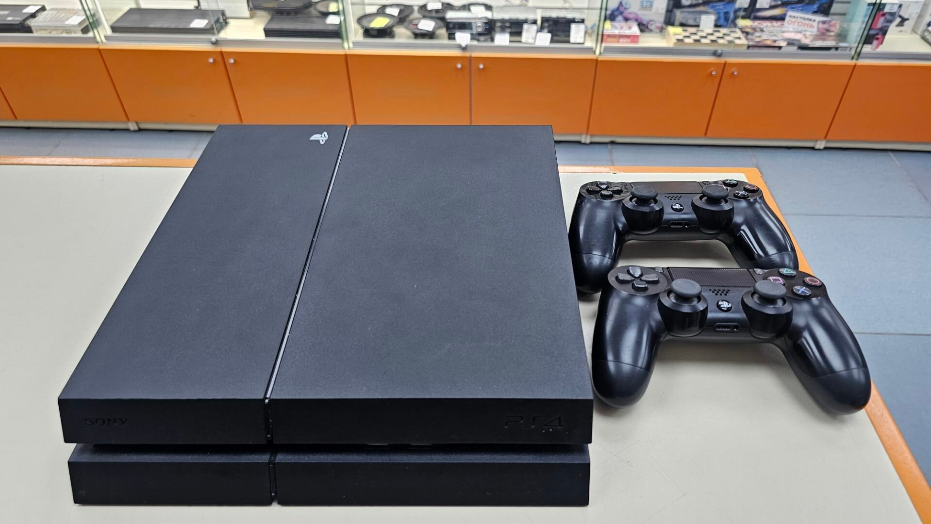 Игровая приставка Sony PlayStation 4 Fat 1TB Б/У Уценка