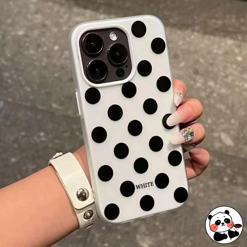 Белый чехол для iPhone 13 Pro с черными точками