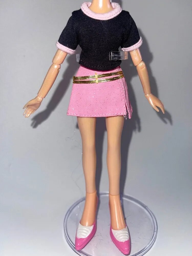 Полный набор для куклы Bratz: одежда + обувь (без упаковки)