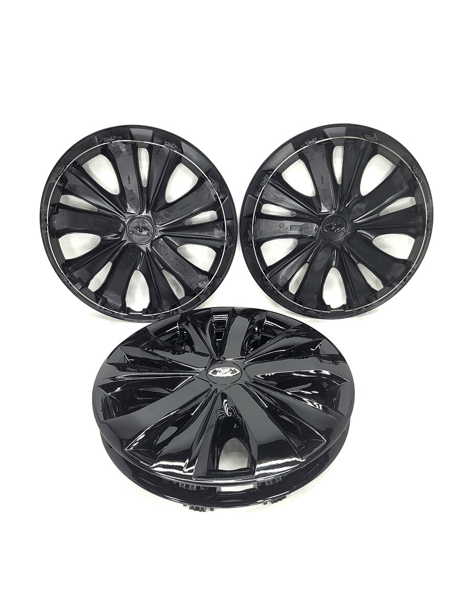 Колпаки R15 Лада Веста / ВАЗ 2180 (черные, с эмблемой, 4 шт.)