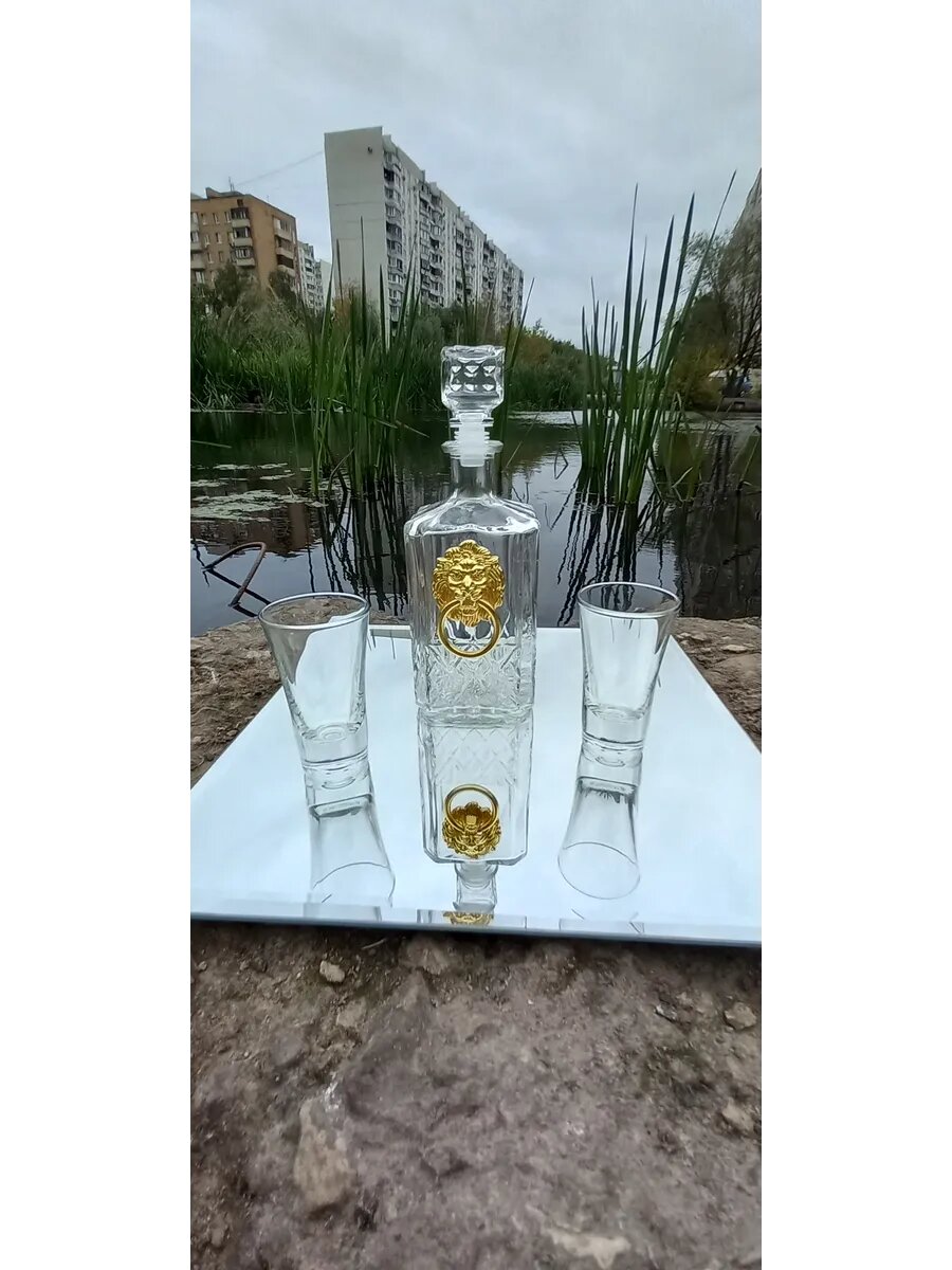 Графин граненый золотой Лев 500мл+ 2 стопки высокие 50мл