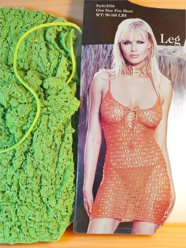 Комплект Leg Avenue из сорочки и стрингов, салатовый