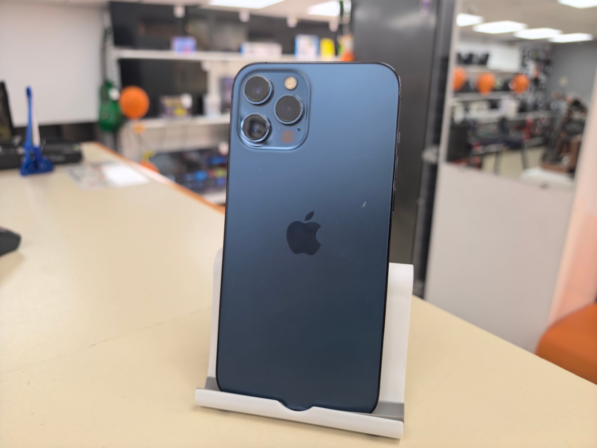 Смартфон Apple iPhone 12 Pro Max 128Gb БУ уценка