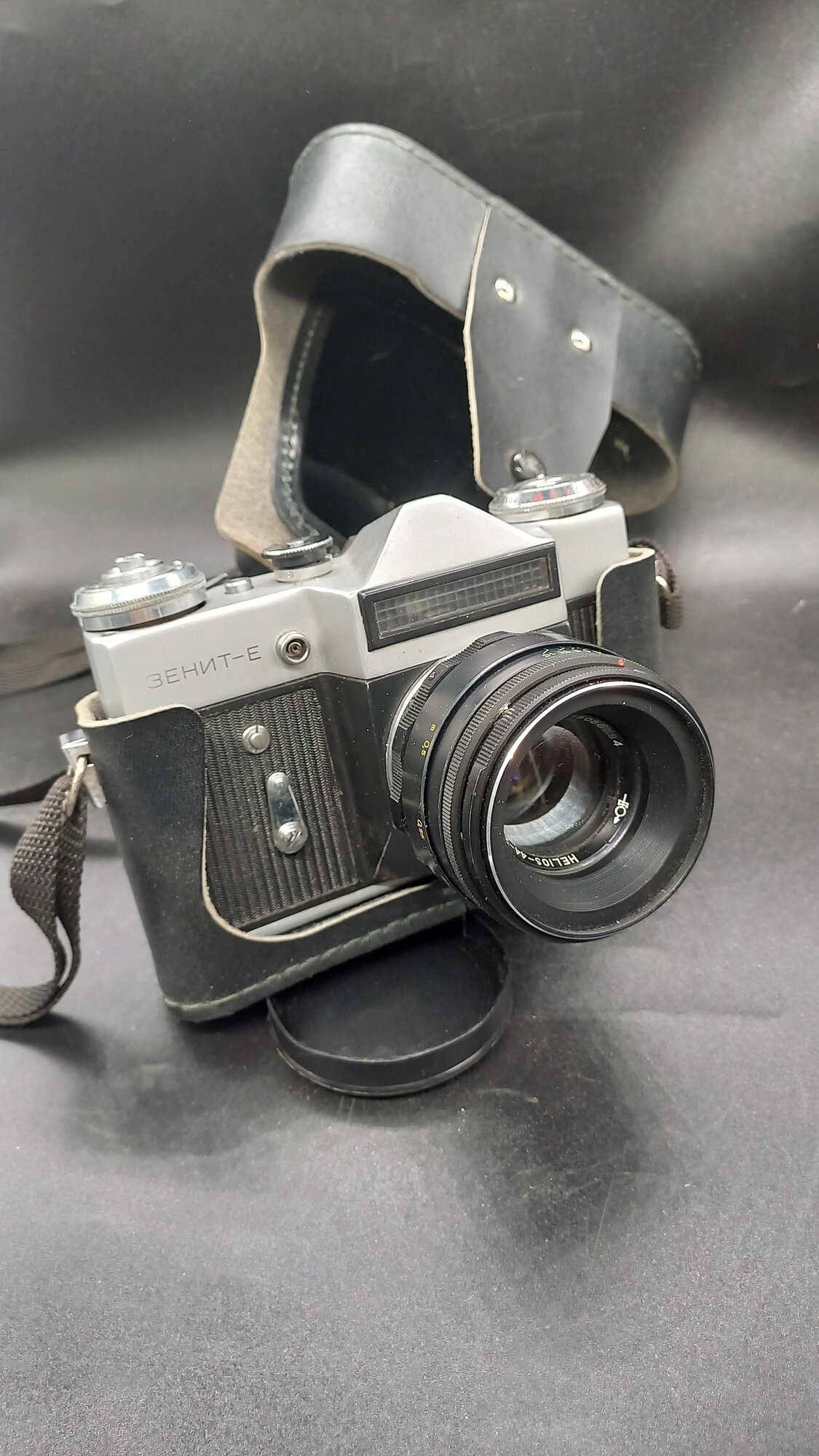 Фотоаппарат Зенит Е объектив Helios 44-2 винтажный советский, СССР