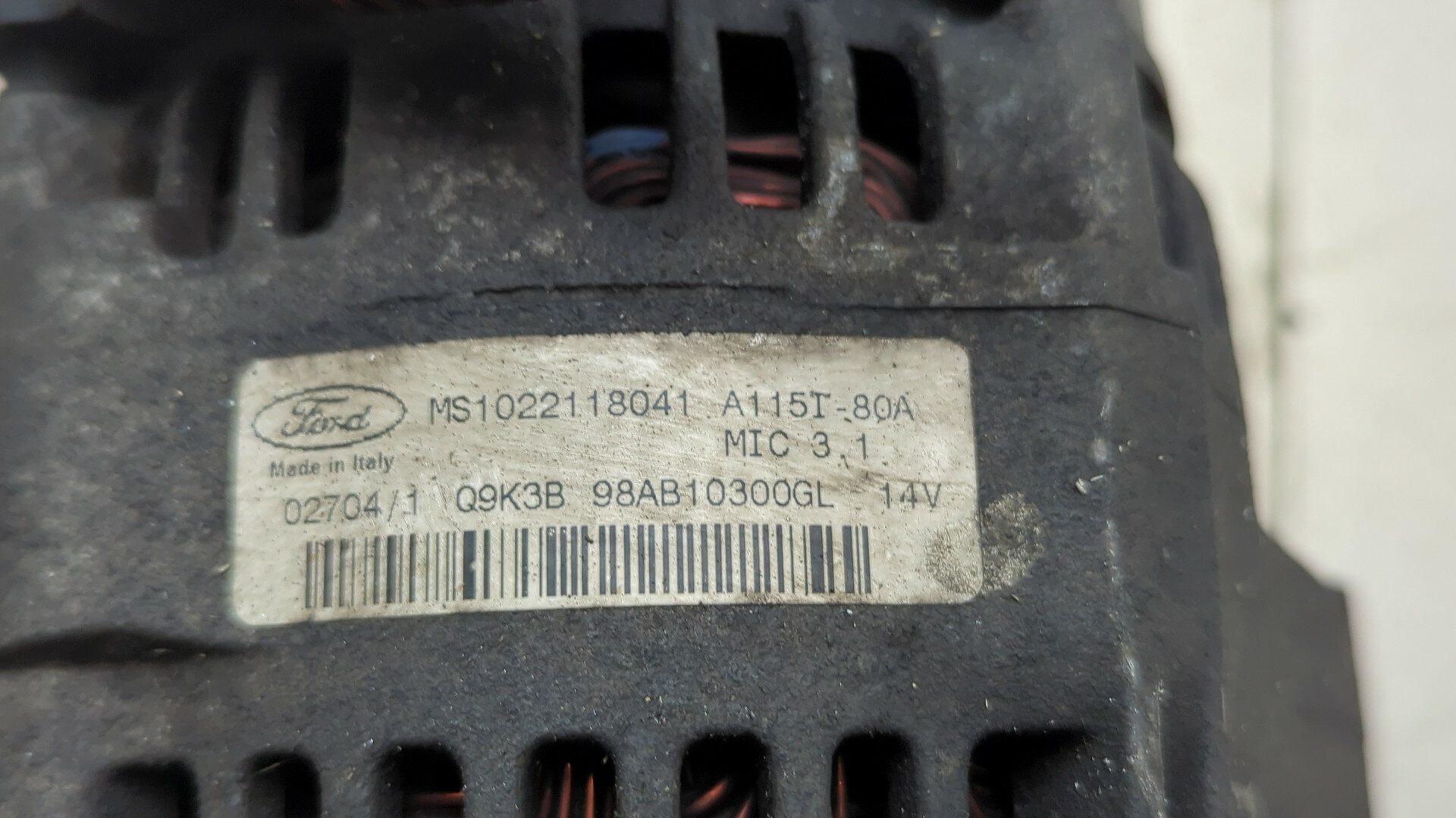 Генератор Ford Focus 1 Б/У — фото 1