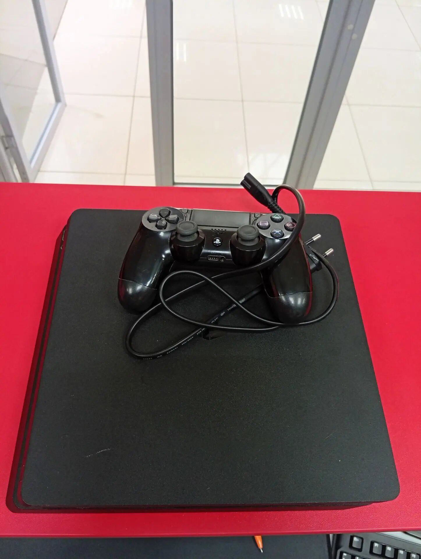 Sony Playstation 4 — фото 1