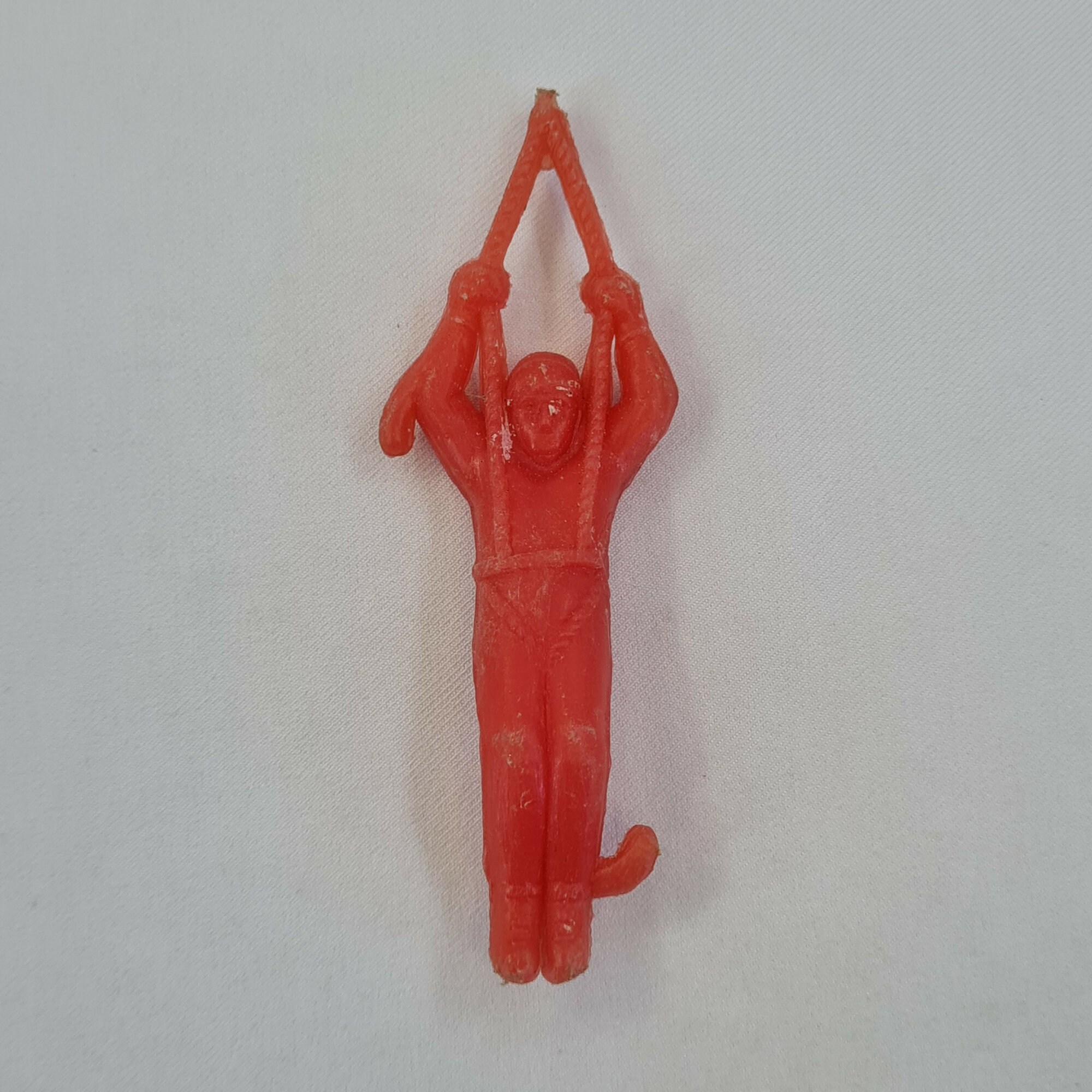 Фигурка космонавта, винтаж СССР. Игрушка в скафандре с ранцем и антеннами для детской игры