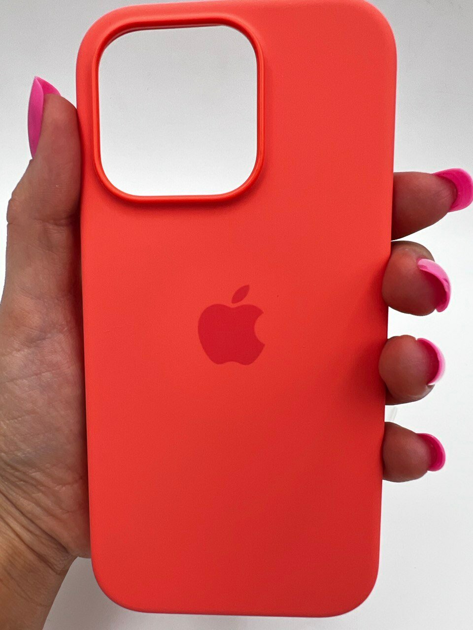 Силиконовый чехол c MagSafe на iPhone 16 Pro сенсерная линза