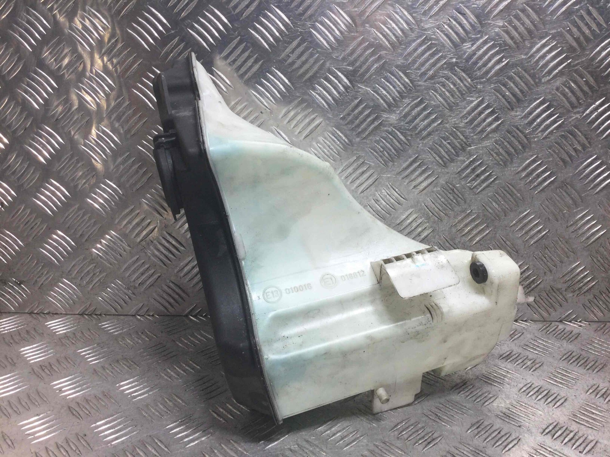 Б/У Бачок омывателя BMW 3-Series 3-Series E46 1998 - 2006 2003 г.