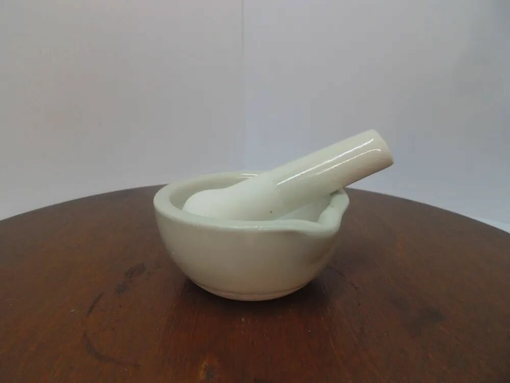 80-мм ступка (с пестиком), 1 шт , в основном используется для измельчения, затирания, смешивания твердых или пастообразных материалов