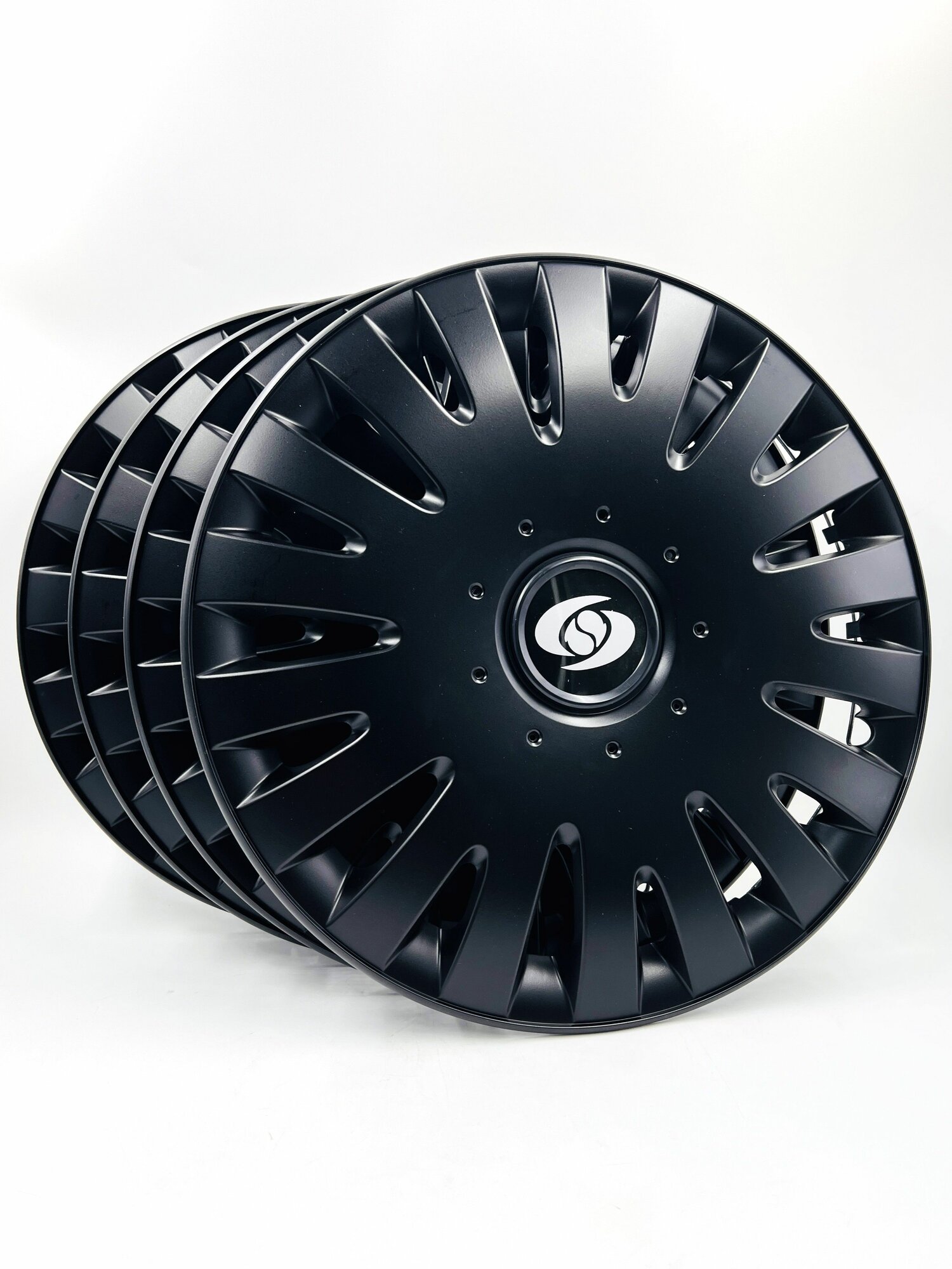 Колпаки на колеса гибкие черные с эмблемой R15 4 шт