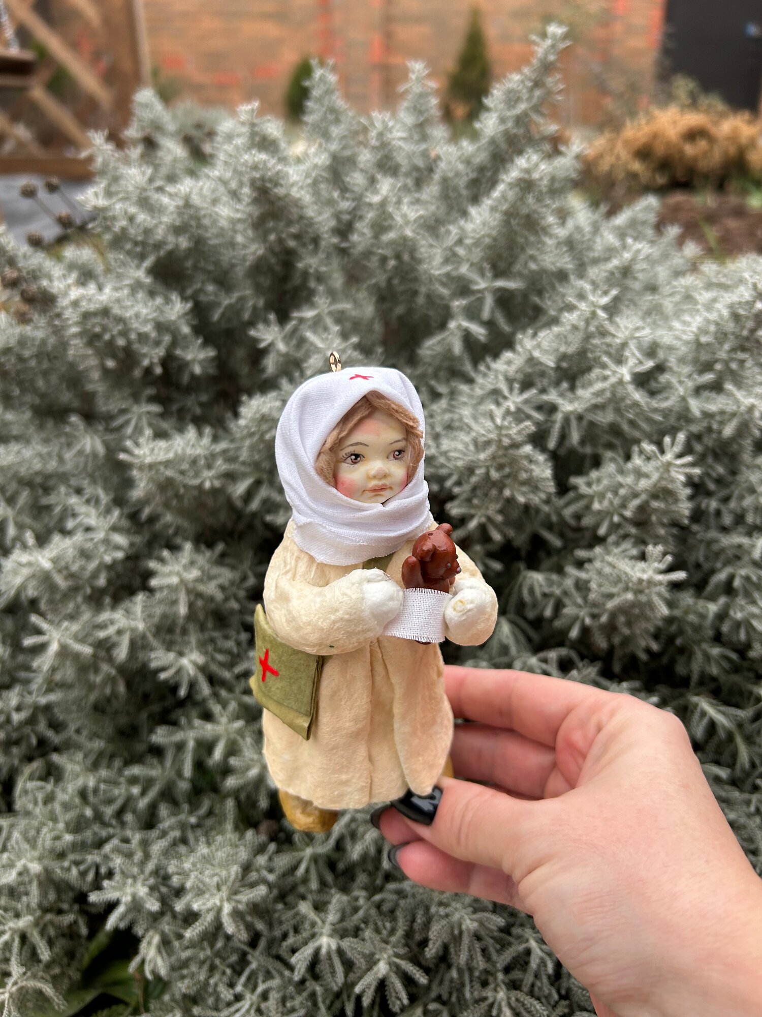 Ватная елочная игрушка - военная медсестра