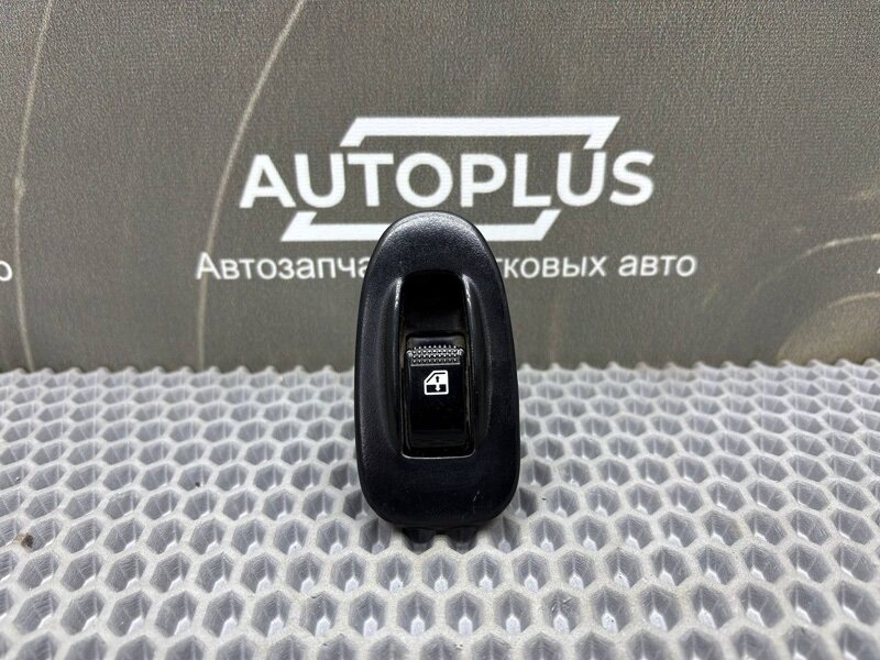 Кнопка стеклоподъемника