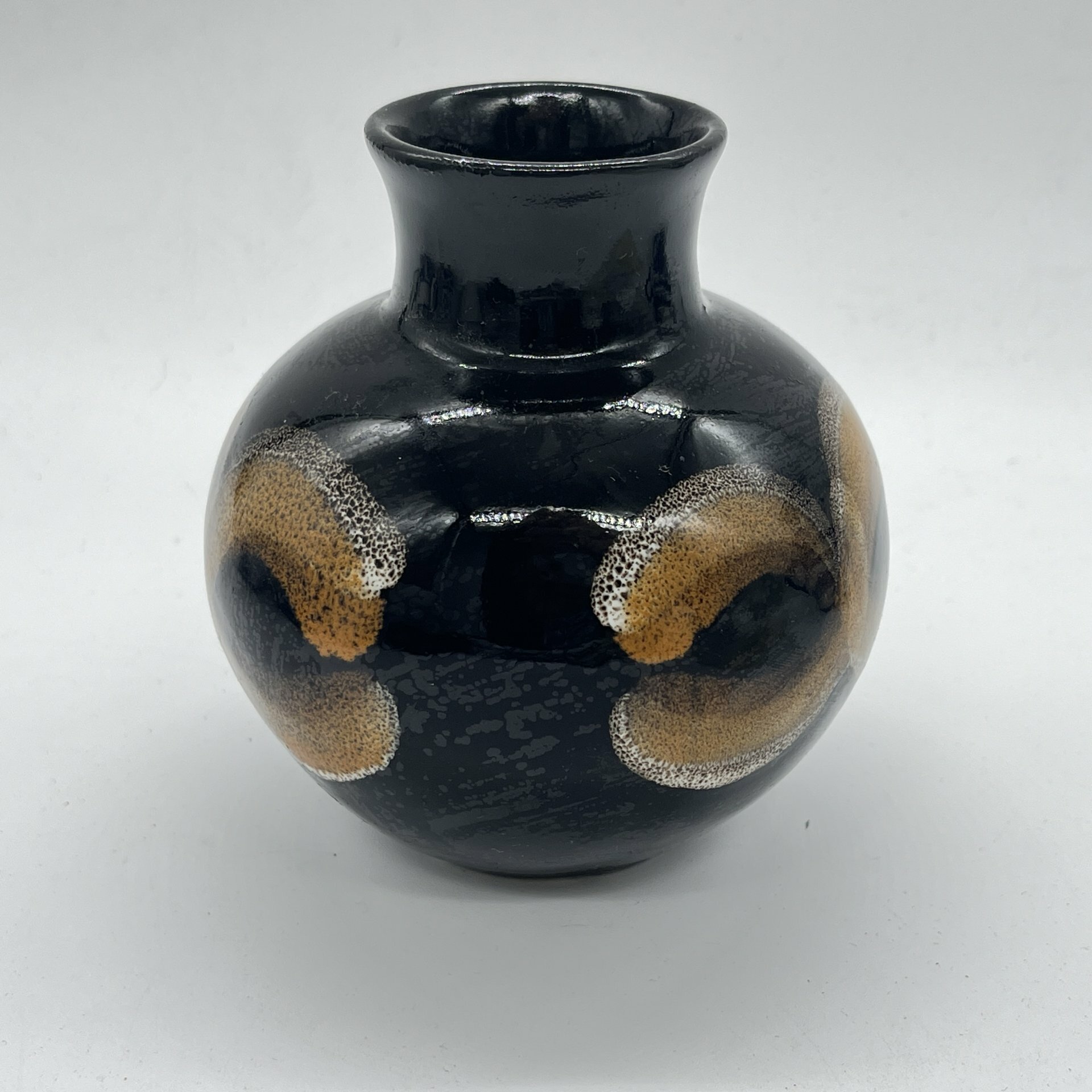 Вазочка круглой формы с расписным декором, керамика, глазурь, СССР, 1970-1990 гг.