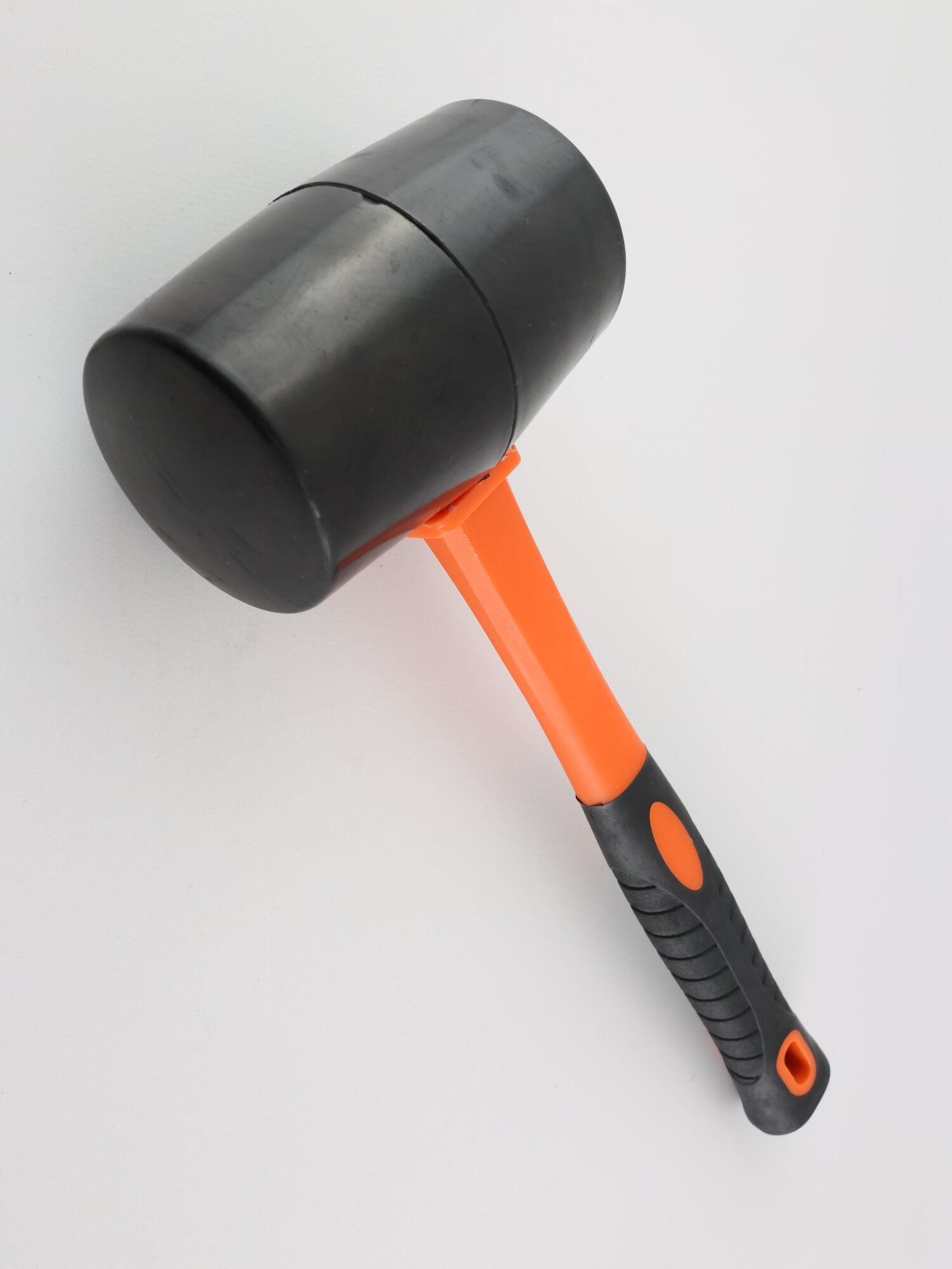 Молоток-киянка 500г черная прорезиненная ручка LIT