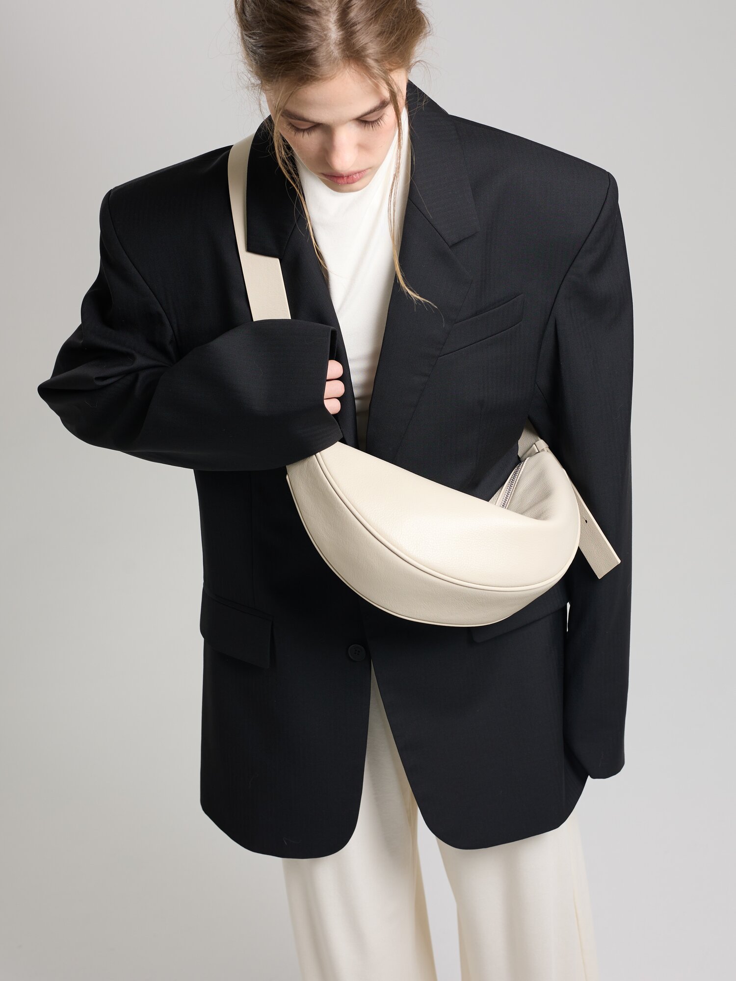 Сумка хобо Afina, фактура гладкая, экрю