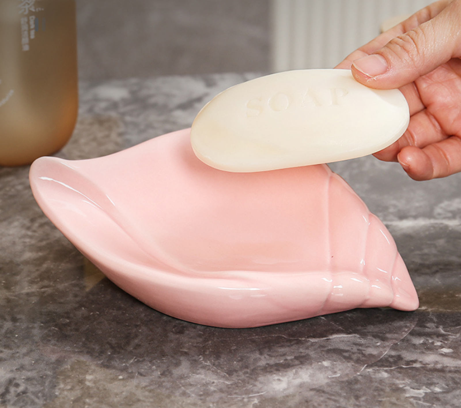 Мыльница-держатель MyPads для ванной и кухни в виде ракушки с сливом, розовая, минимализм