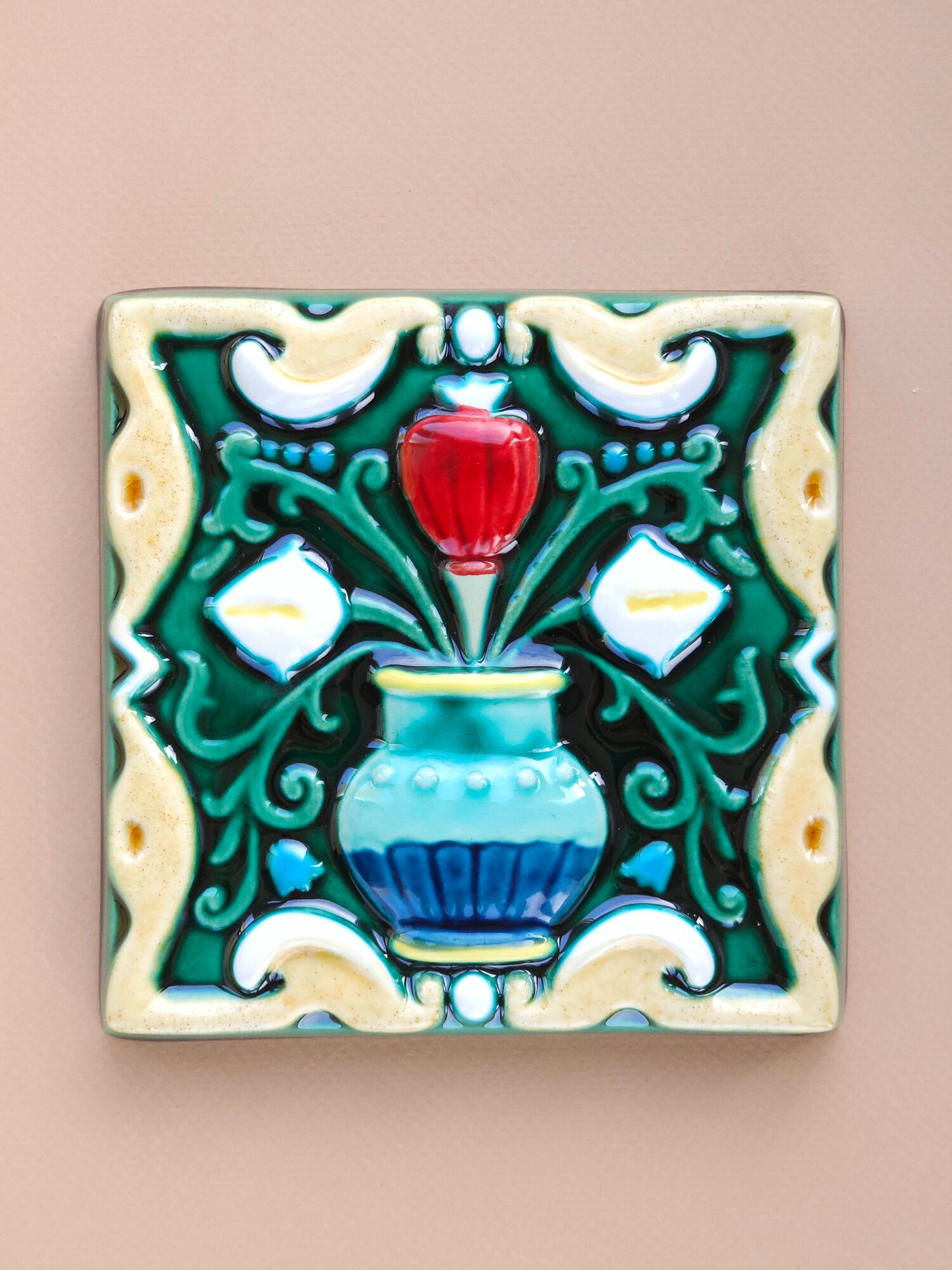 Сувенирный изразец Вазон. Панно, настенный декор. Ярославская майолика. Керамика ручной работы. Сделано в России.