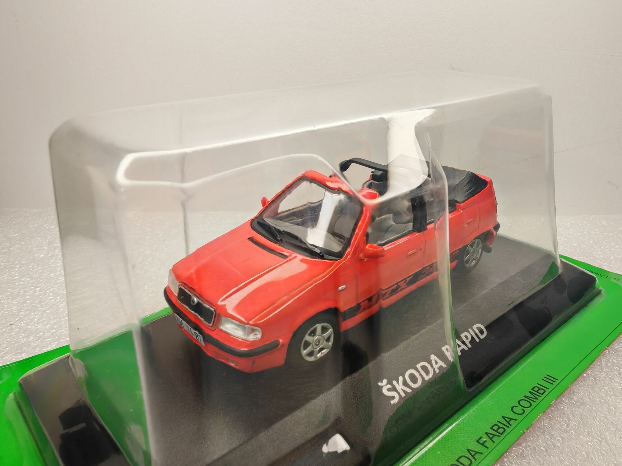 Модель автомобиля Skoda Rapid Estate из сплава в масштабе 1:43