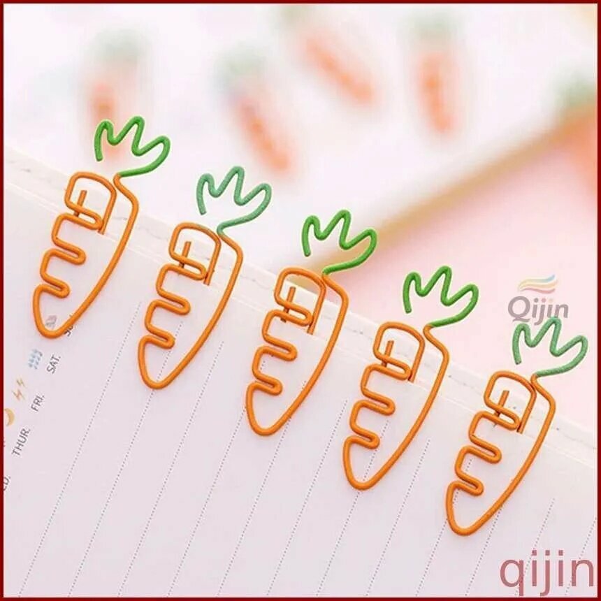 Фигурные цветные скрепки в форме морковки