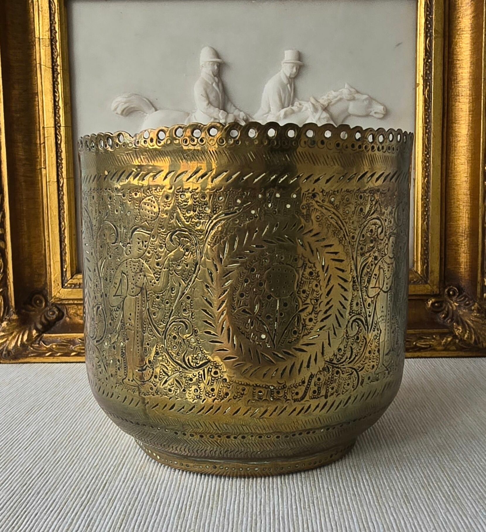 Антикварное кашпо