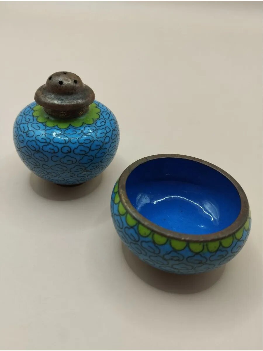 Солонка и перечница . Клуазоне.