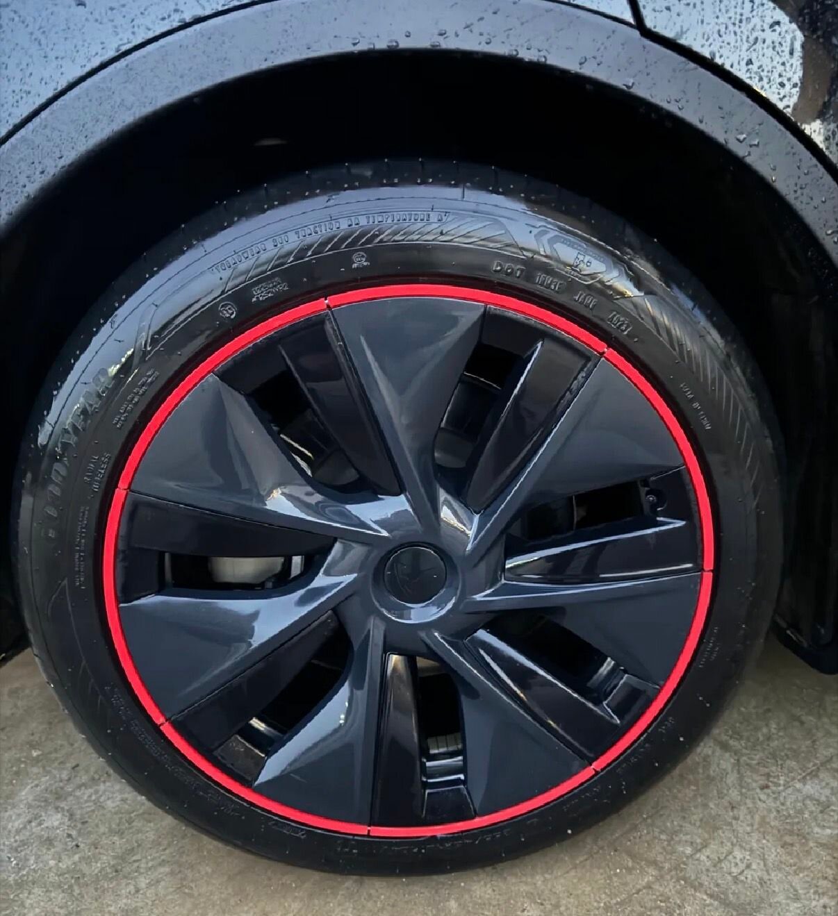 Декоративная накладка на ступицу колеса Tesla Model Y тюнинг дисков, красные