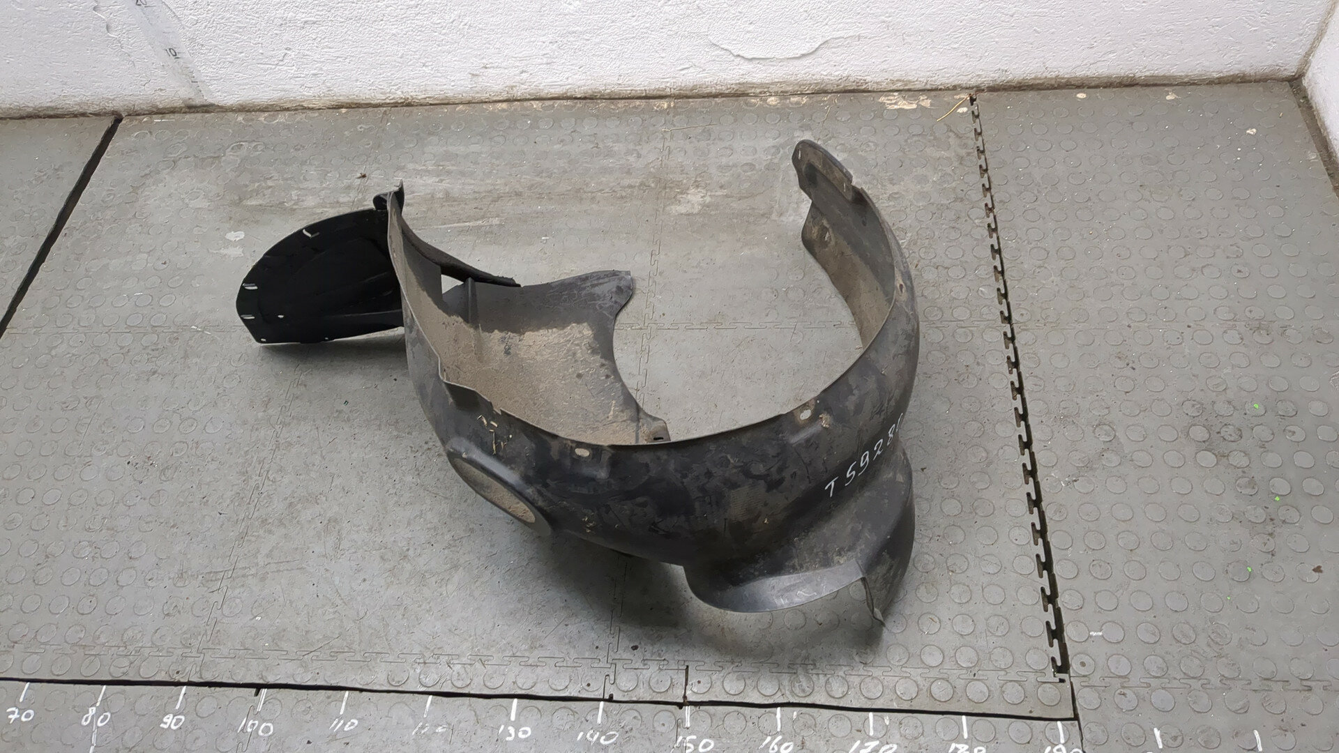 Защита арок (подкрылок) правая передняя Skoda Fabia Б/У